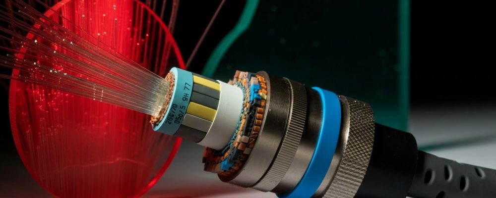 How Fiber Optic Cables Function: Components & Technology